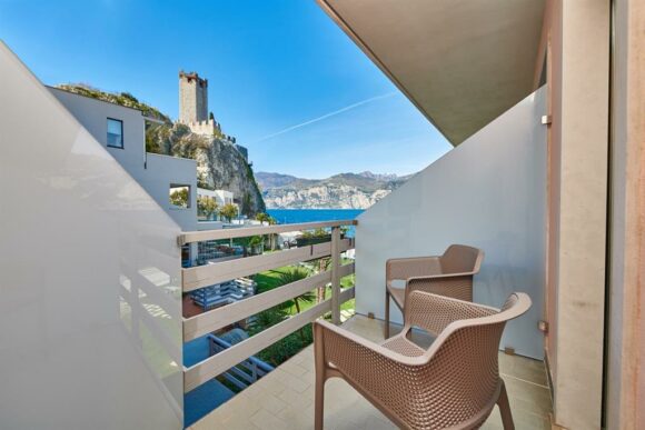 ENERGY CORNER - Hotel Malcesine : CASTELLO LAKE FRONT - LIVING SUITE ...