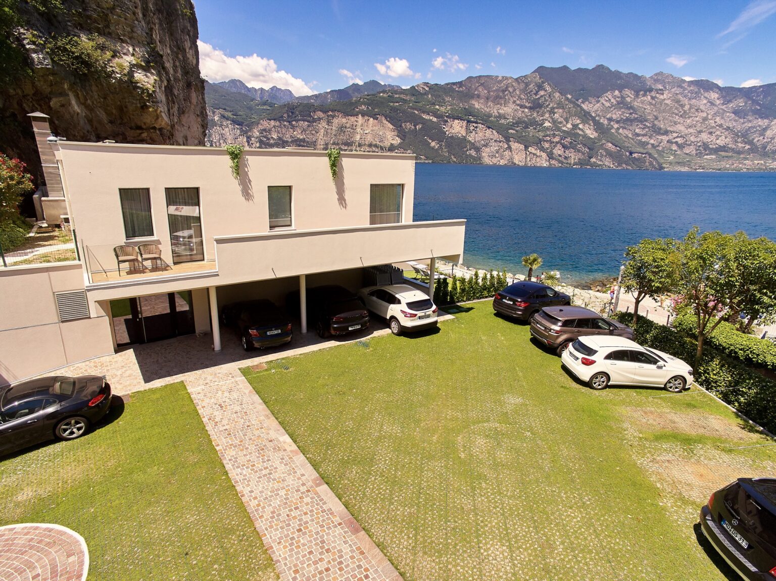 SERVIZI - Hotel Malcesine : CASTELLO LAKE FRONT - LIVING SUITE - LUNA ROSSA